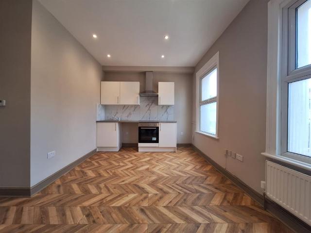 Sperling Road, London N17, 4 bed property to rent, £2,650 pcm | PrimeLocation
