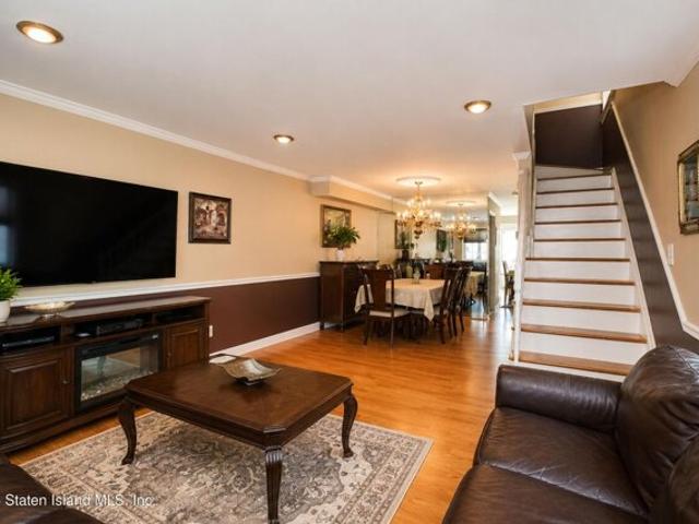 Sperry Pl, Staten Island, Home For Sale