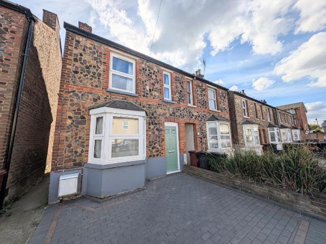 Spitalfield Lane, Chichester PO19, 2 bed property to rent, £1,600 pcm | PrimeLocation