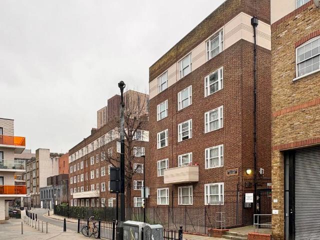 Spitalfields, London E1, 3 bed flat to rent, £3,150 pcm | PrimeLocation