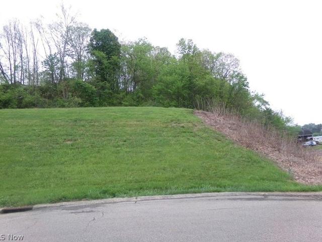 Spitler Dr, Coshocton, OH 43812