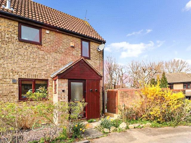 Spicers Close, Burgess Hill, West Sussex RH15, 1 bed semi detached house to rent, £1,250 pcm | PrimeLocation