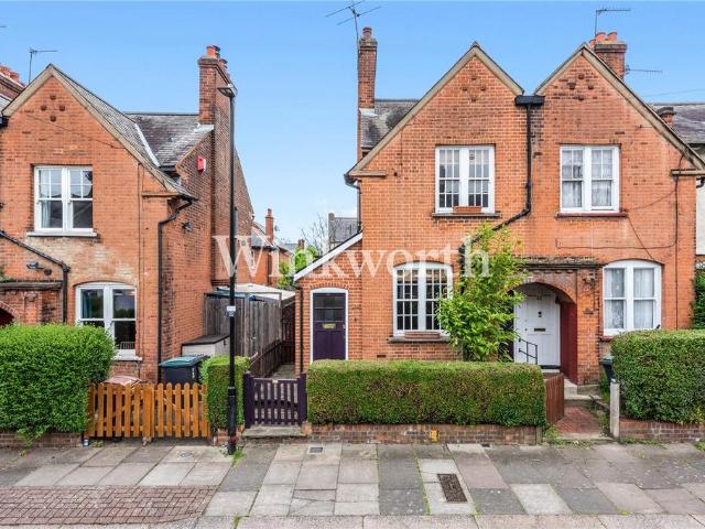 Spigurnell Road, London, N17 2 bed terraced house to rent £1,950 pcm £450 pw