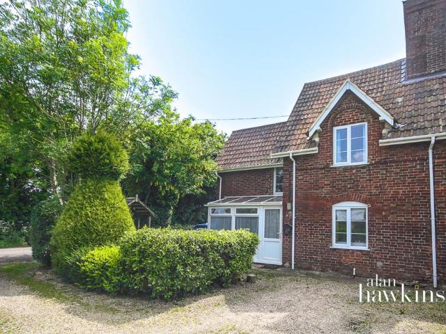 Spillmans Cottages, Hilmarton, SN11 2 bed semi detached house to rent £1,275 pcm £294 pw
