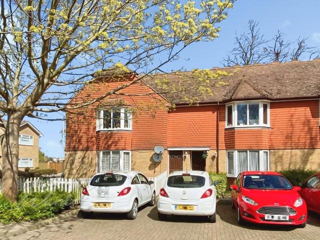 Spillett Close, Faversham ME13, 1 bed flat to rent, £925 pcm | PrimeLocation