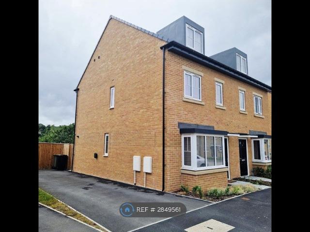 Spindle Walk, Huddersfield HD2, 3 bed semi detached house to rent, £1,400 pcm | PrimeLocation