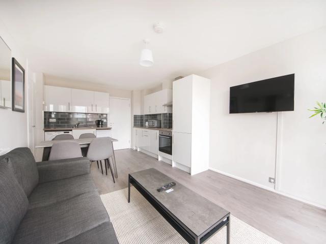 Spinnaker House Room 3