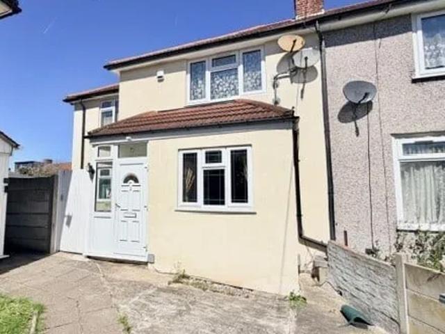 Spinney Gardens, London, RM9 5QA, United Kingdom | 6 bed house for rent #167261410 | Rentberry