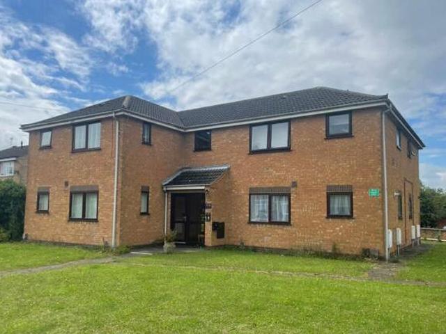 Spinney Halt, Whetstone, Studio Flat For