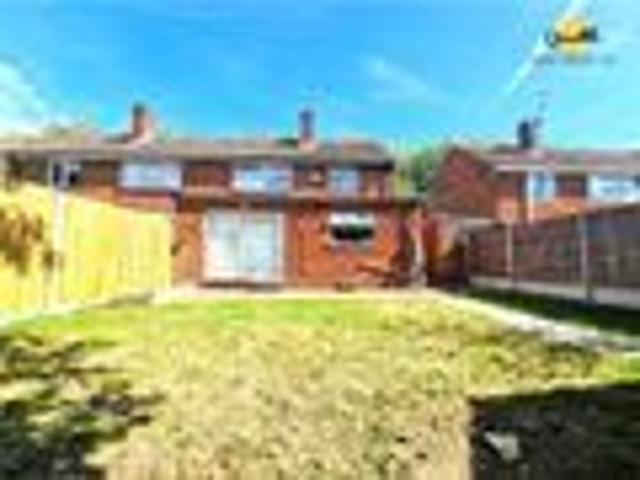 Spinney Road, Luton LU3, 3 bed town house to rent, £1,650 pcm | PrimeLocation