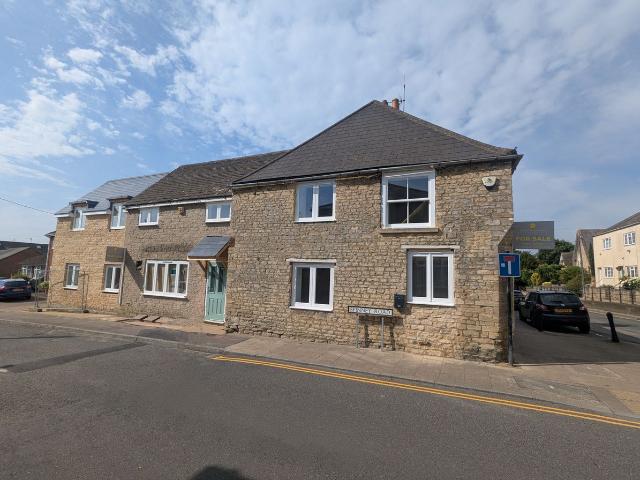 Spinney Road, Wellingborough NN9, 2 bed flat to rent, £900 pcm | PrimeLocation