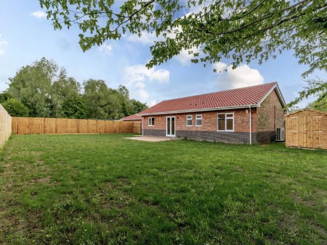 Spinney Side Close, Saham Toney