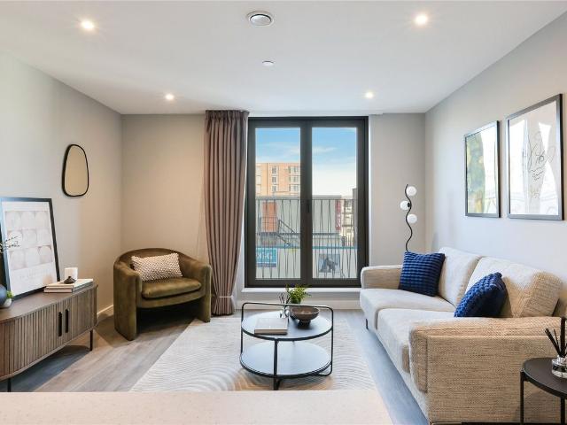 Spinners Yard, Skinner Ln LS7, 1 bed flat to rent, £1,250 pcm | PrimeLocation