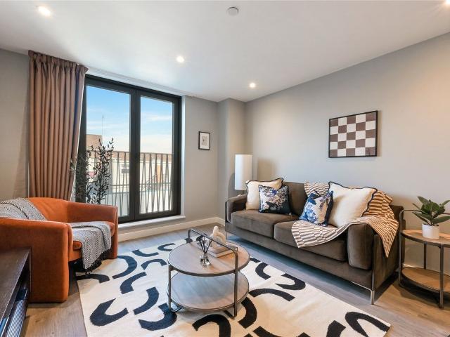 Spinners Yard, Skinner Ln LS7, 2 bed flat to rent, £1,560 pcm | PrimeLocation