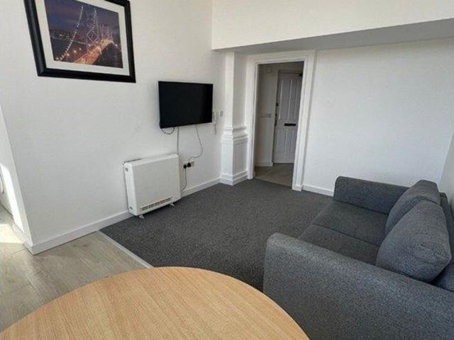 Spinners Hall, Bolton BL1, 2 bed flat to rent, £850 pcm | PrimeLocation