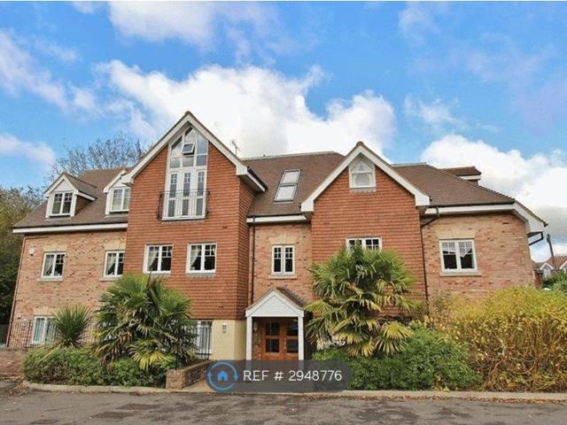 Spire Place, Warlingham CR6, 1 bed flat to rent, £1,375 pcm | PrimeLocation