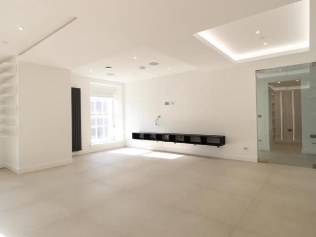 Spireview II, North Silver Street. 2 bed flat to rent £1,795 pcm £414 pw