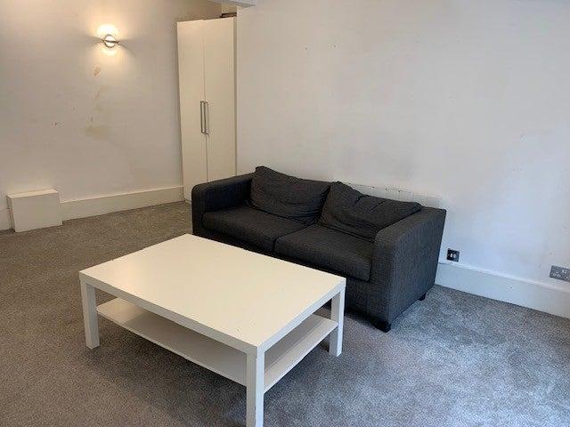 Split Level Two Bed Flat In Prime Location
