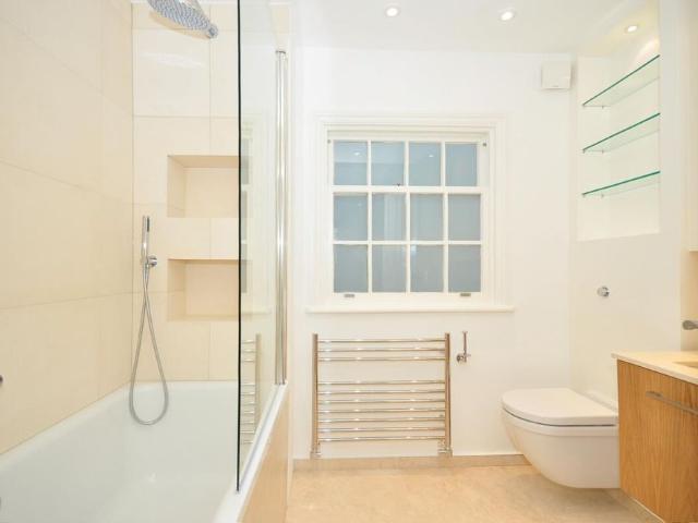Split level apartment to rent in South Kensington, SW5
