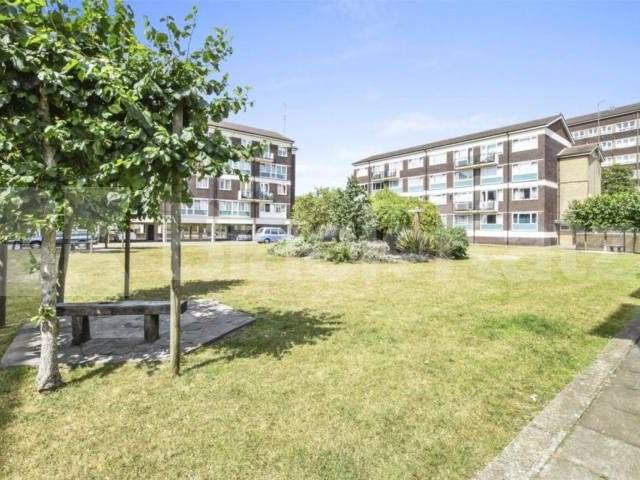 Split level four bedroom maisonette close to Bow Station