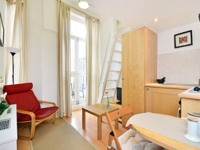 Split Level Furnished Studio in West Kensington