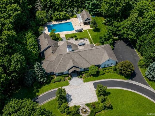 Split Rock Rd, Syosset, Home For Sale