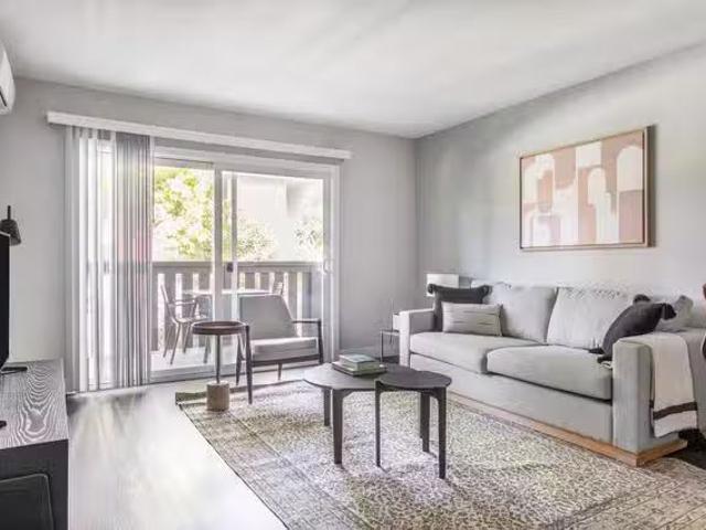 Spruce Apartments, 655 S Fair Oaks Ave, Sunnyvale 1 Bedroom.