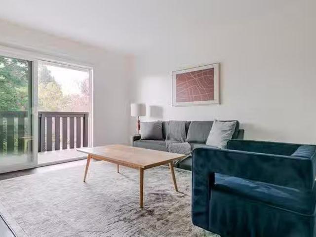 Spruce Apartments, 655 South Fair Oaks Ave, Sunnyvale 1 Bed.