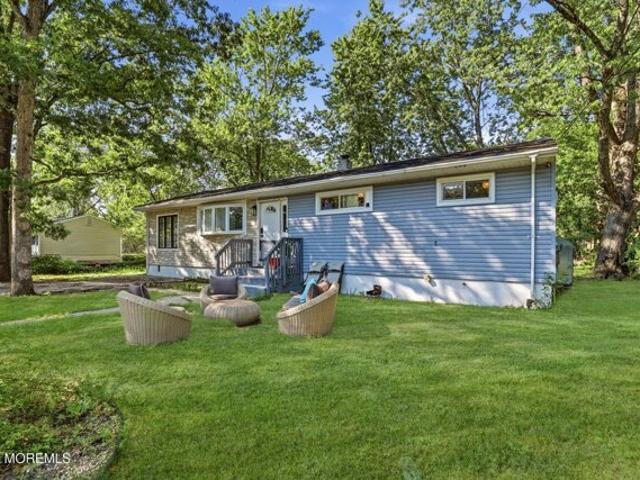 Spruce Dr, Manchester, Home For Sale