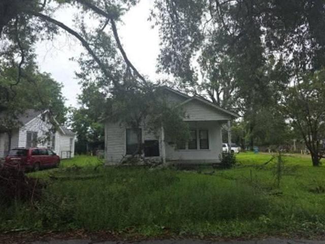 Spruce St