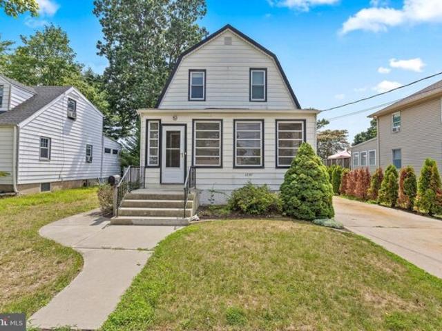 Spruce St, Hamilton, Home For Sale