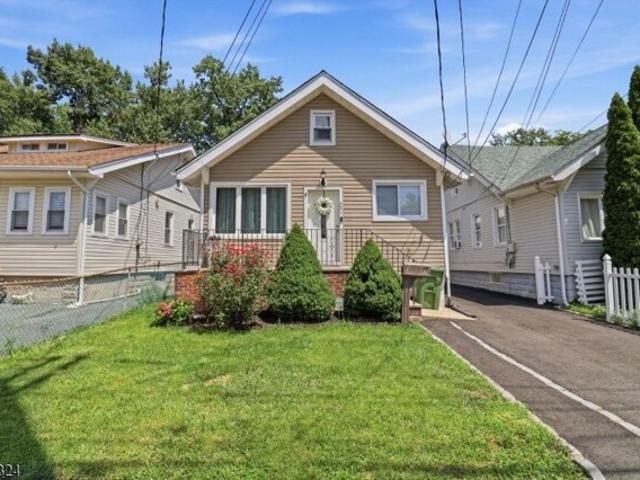 Spruce St, Roselle, Home For Sale