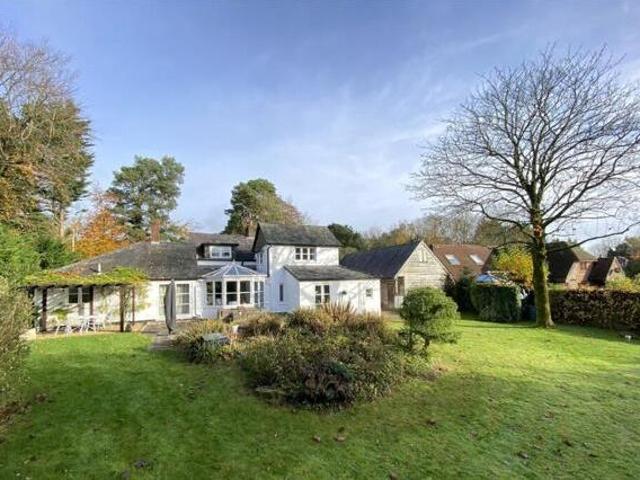 Sprigs Holly, Chinnor, 4 Bedroom Detached