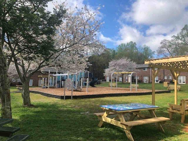 Springview Apartments 2 Bedroom Home for Rent at 2786 Hapeville Rd Sw, Atlanta, GA 30354 Glenrose Heights