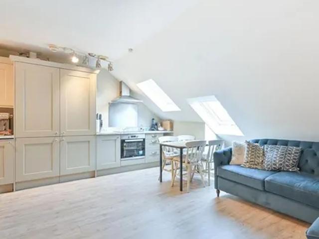 Springwell Avenue, London, NW10 4HN, United Kingdom | 2 bed apartment for rent #167600644 | Rentberry