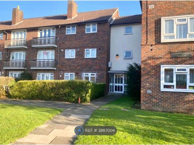 Springwell Court, Hounslow TW4, 3 bed flat to rent, £2,400 pcm | PrimeLocation
