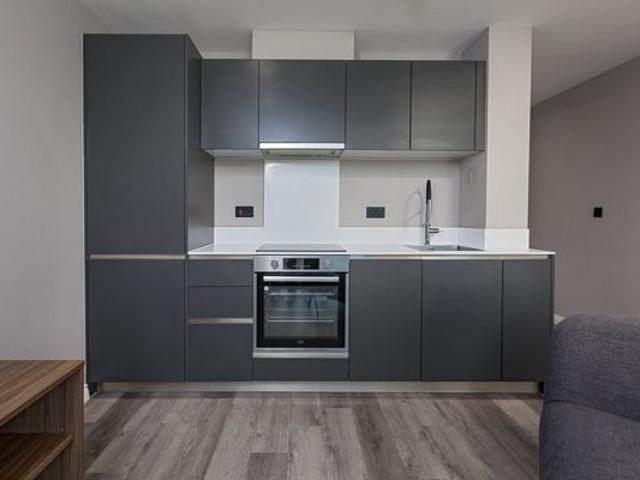 Springwell Gardens, Leeds LS12, 1 bed flat to rent, £900 pcm | PrimeLocation
