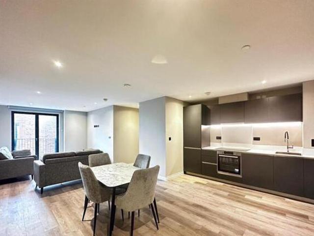 Springwell Gardens, Whitehall Road, 3 Bedroom Apartment