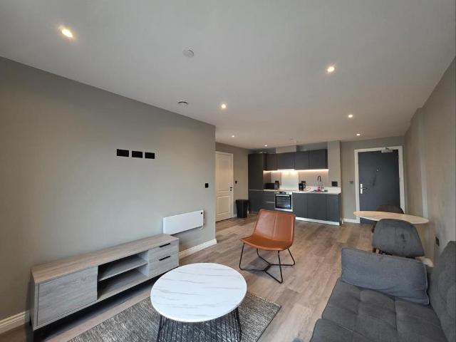 Springwell Gardens, Whitehall Road. 1 bed apartment to rent £1,000 pcm £231 pw