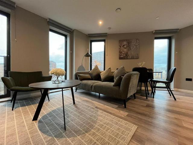 Springwell Gardens, Whitehall Road. 2 bed apartment to rent £1,260 pcm £291 pw