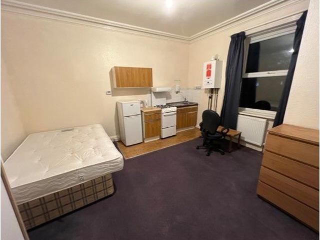 Springwood Avenue, Huddersfield HD1, 1 bed flat to rent, £425 pcm | PrimeLocation