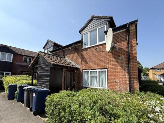 Springwood Crescent, Edgware, 1 Bedroom Maisonette
