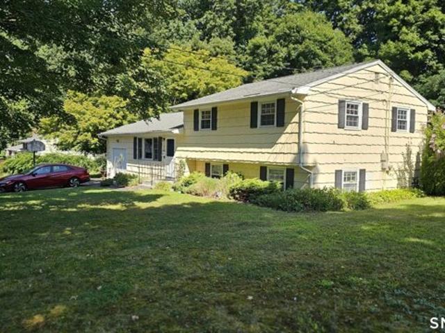 Springwood Dr, Trumbull, Home For Sale
