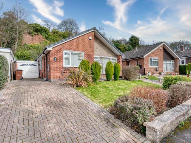 Springwood Gardens, Nottingham NG5 3 bed bungalow to rent £1,095 pcm £253 pw