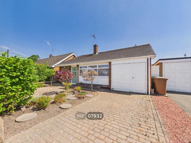 Springwood Gardens, Woodthorpe, Nottingham NG5, 2 bed bungalow to rent, £1,100 pcm | PrimeLocation