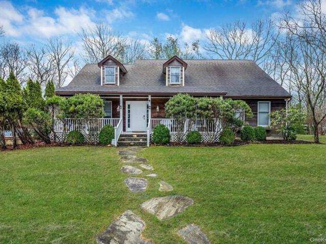 Springy Banks Rd, East Hampton, Home For Sale