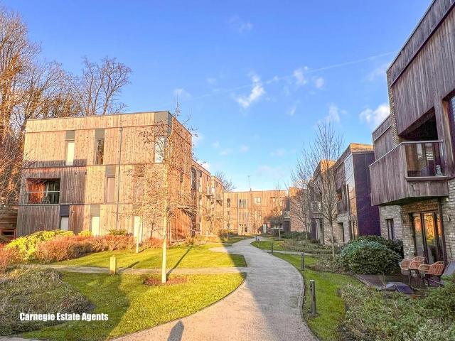 Spring Court, Welwyn AL6 2 bed flat to rent £1,595 pcm £368 pw