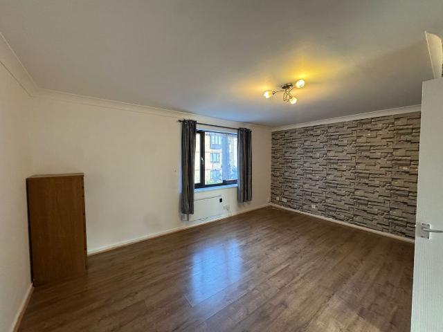 Spring Close, Dagenham RM8, 1 bed flat to rent, £1,600 pcm | PrimeLocation