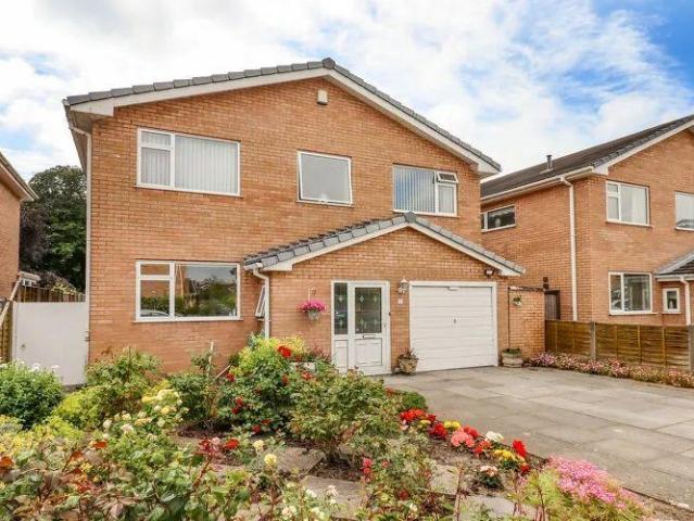 Spring Close, Southport PR8 3 bed detached house to rent £23,833 pcm £5,500 pw