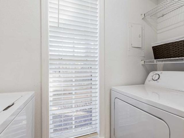 Spring Creek of Edmond Apartments 1 Bedroom Apartment for Rent at 777 E 15th St, Edmond, OK 73013